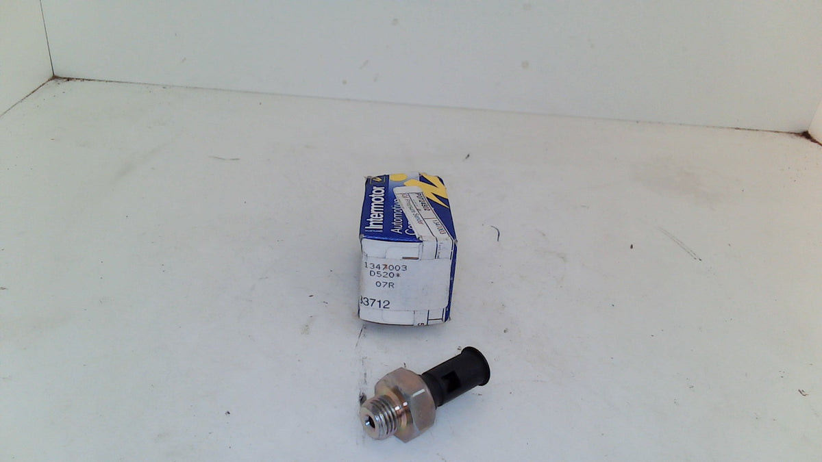 Volvo Oil Pressure Switch 1377003 (NEW) – Allums Imports