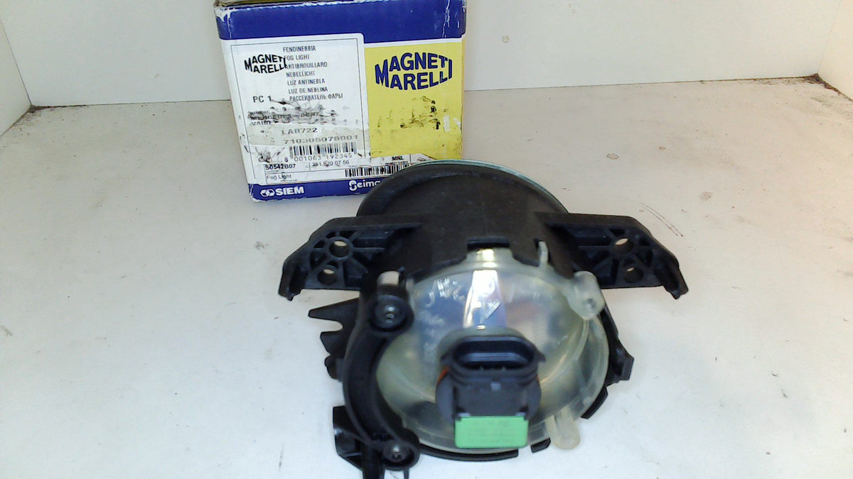 Mercedes Left Front Fog Light 2518200756 Magneti (NEW) – Allums Imports