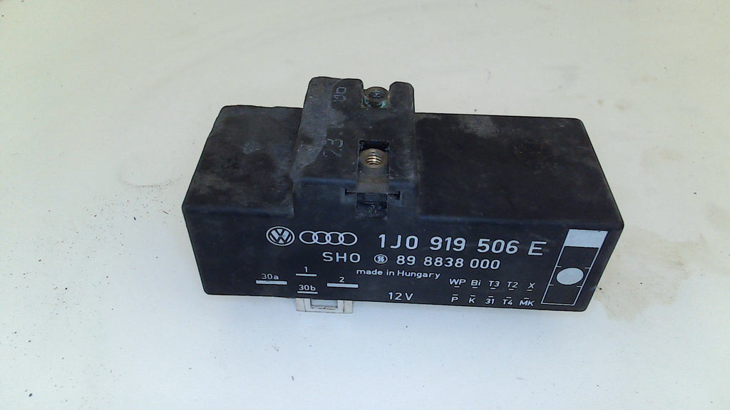 Volkswagen Fan Control Module 1J0919506E (USED) – Allums Imports